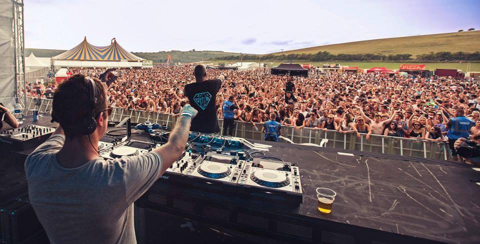 Front of Stage Pit Barrier Operations (Level 2) - Security & Event ...